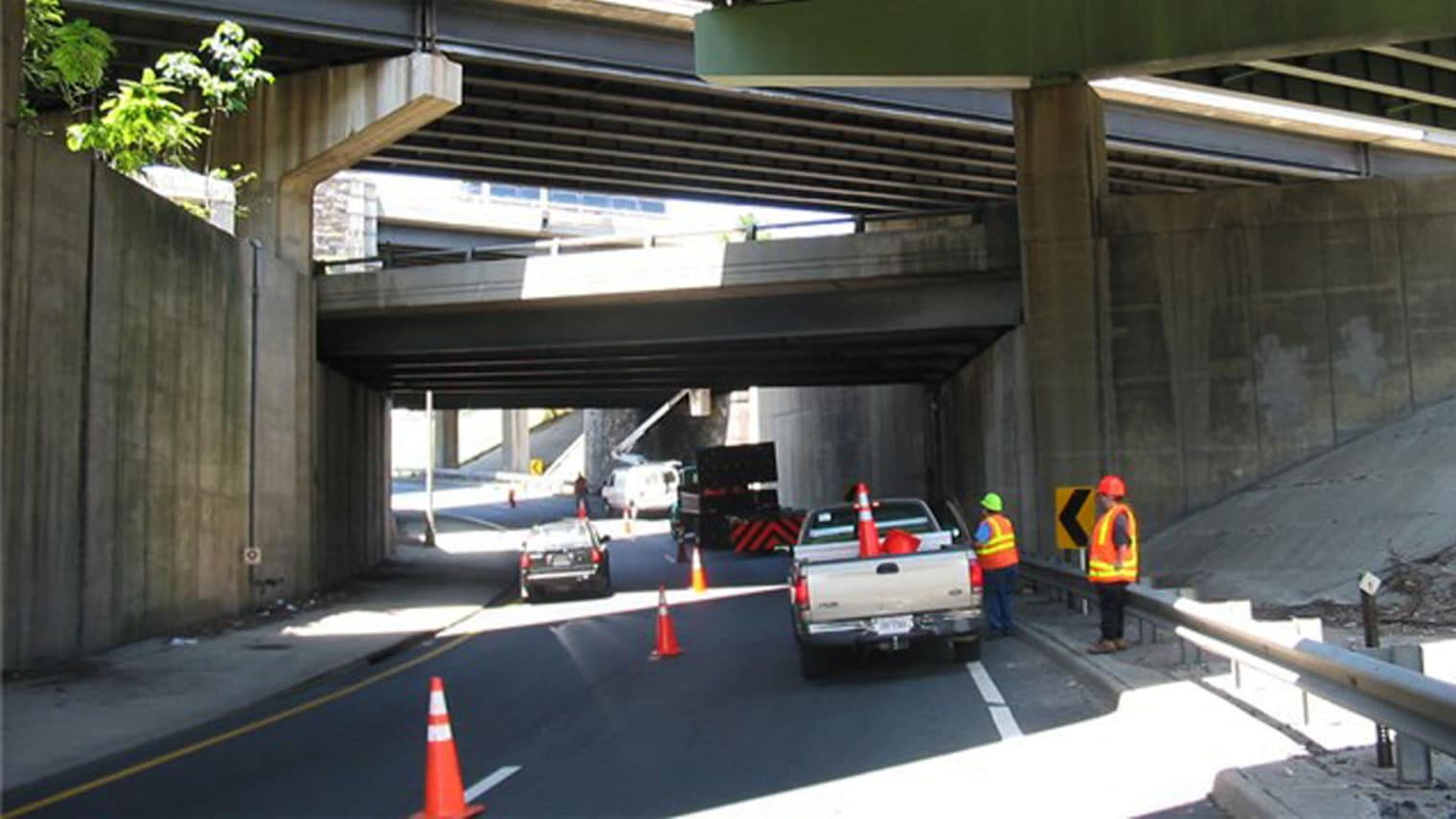 Temporary Single Lane Closure | Underbridge and Aerial Access Equipment ...